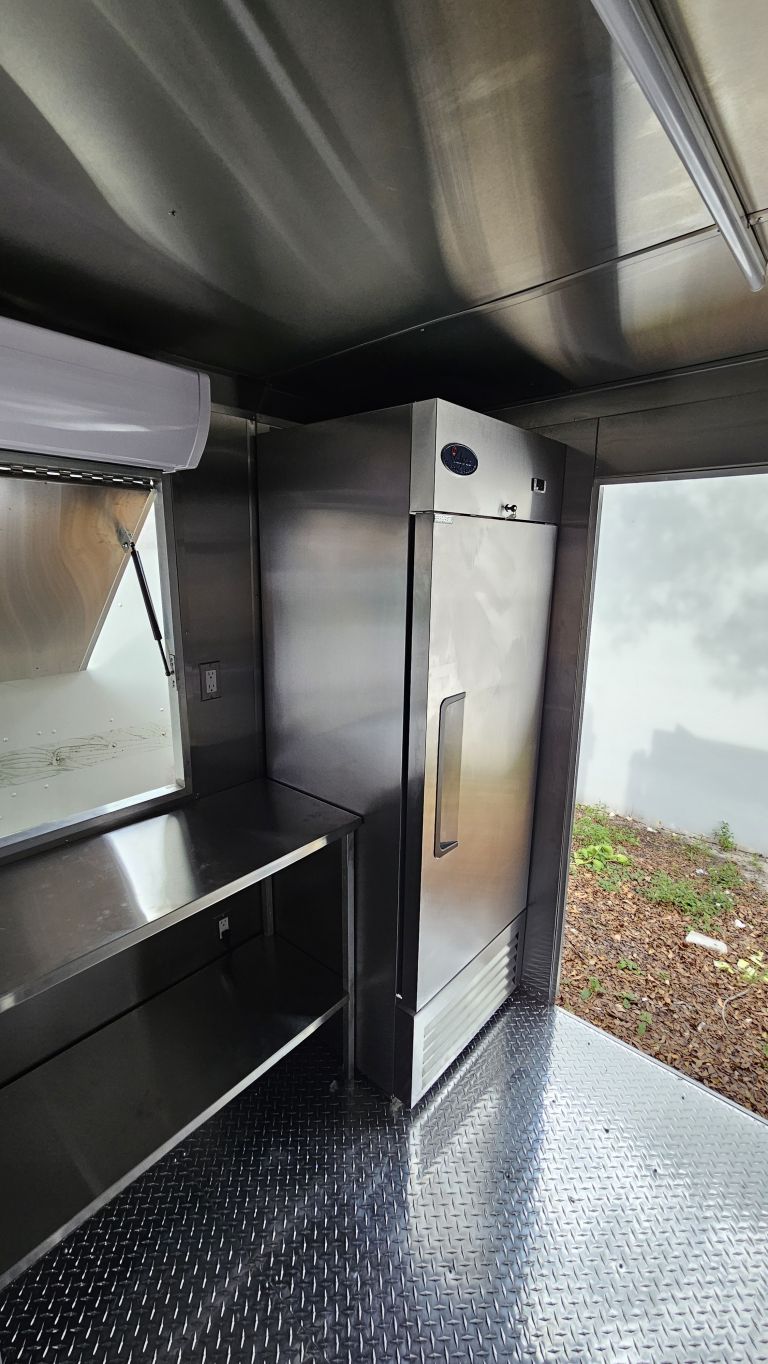 Tummy Truck - Smart Food Truck